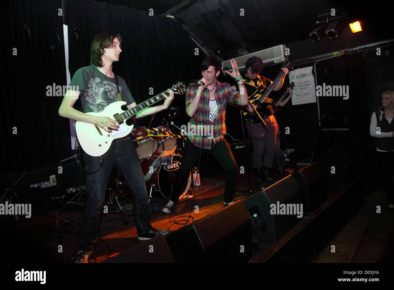 Metal gig hi-res stock photography and images - Alamy