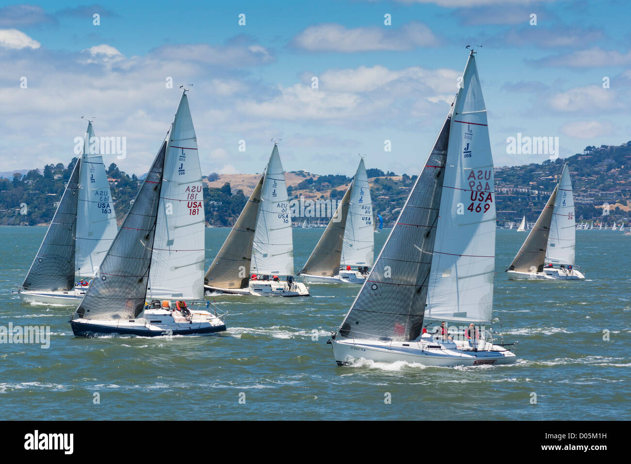 Racing yachts hi-res stock photography and images - Alamy