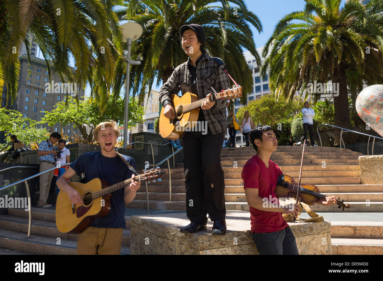Asian buskers hi-res stock photography and images - Alamy
