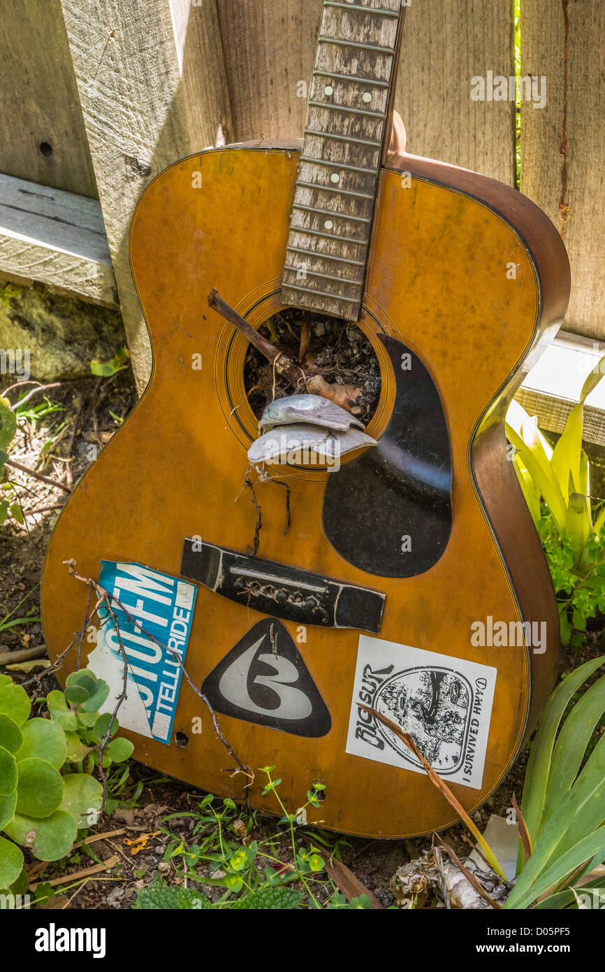 Bar maiden hi-res stock photography and images - Alamy