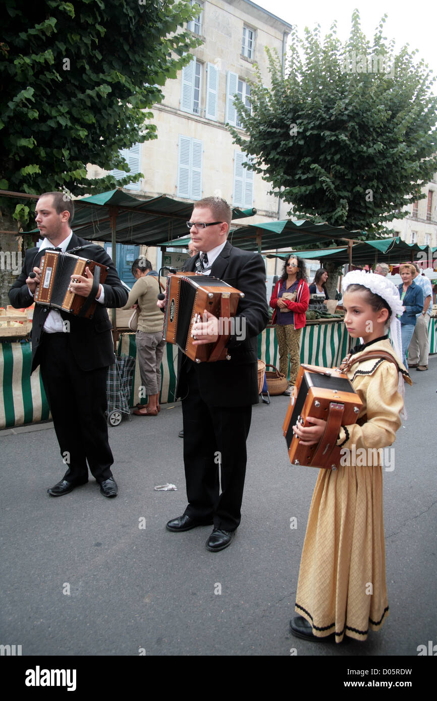 Traditional French Musicians and Dancers at Fontenay Le compte market ...