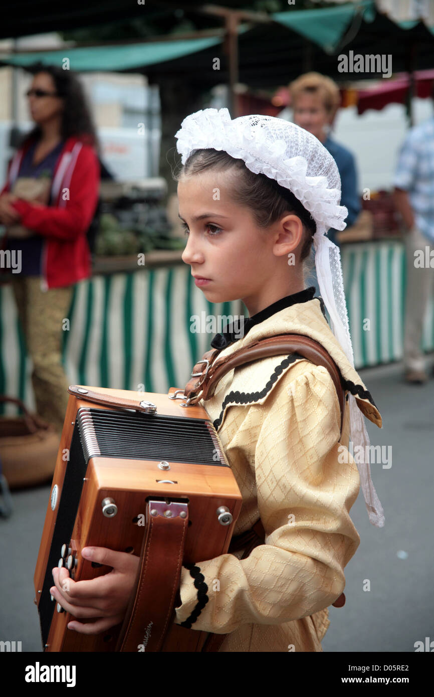 Traditional French Musicians and Dancers at Fontenay Le compte market ...