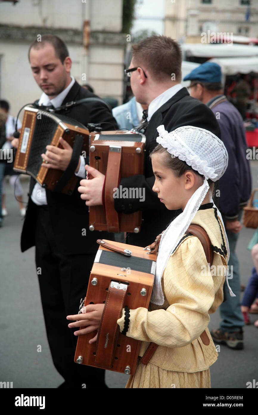 Traditional French Musicians and Dancers at Fontenay Le compte market ...