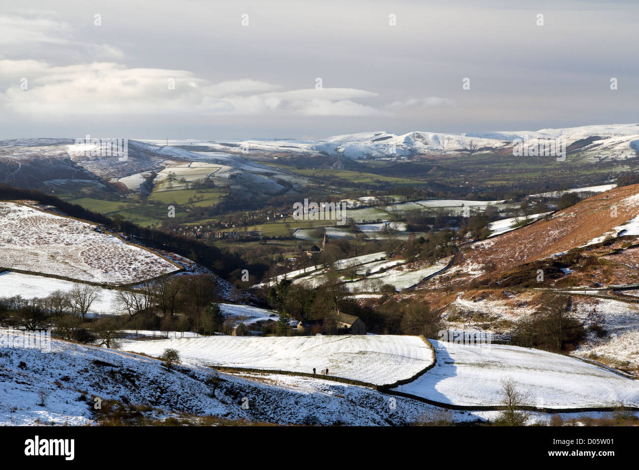 Snow covered Derbyshire landscape in the Peak District National Park ...