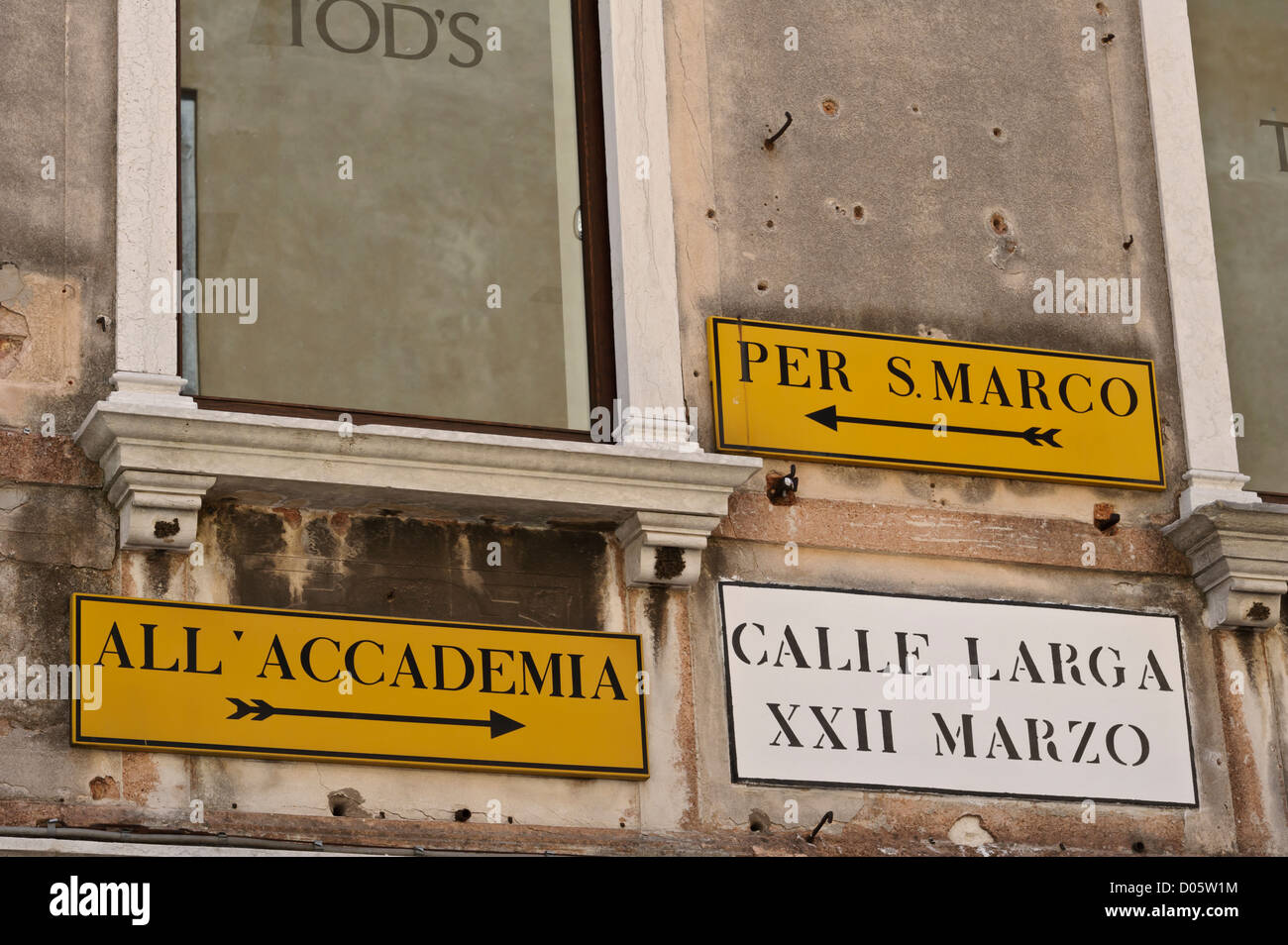 Road signs, Venice, Italy Stock Photo - Alamy