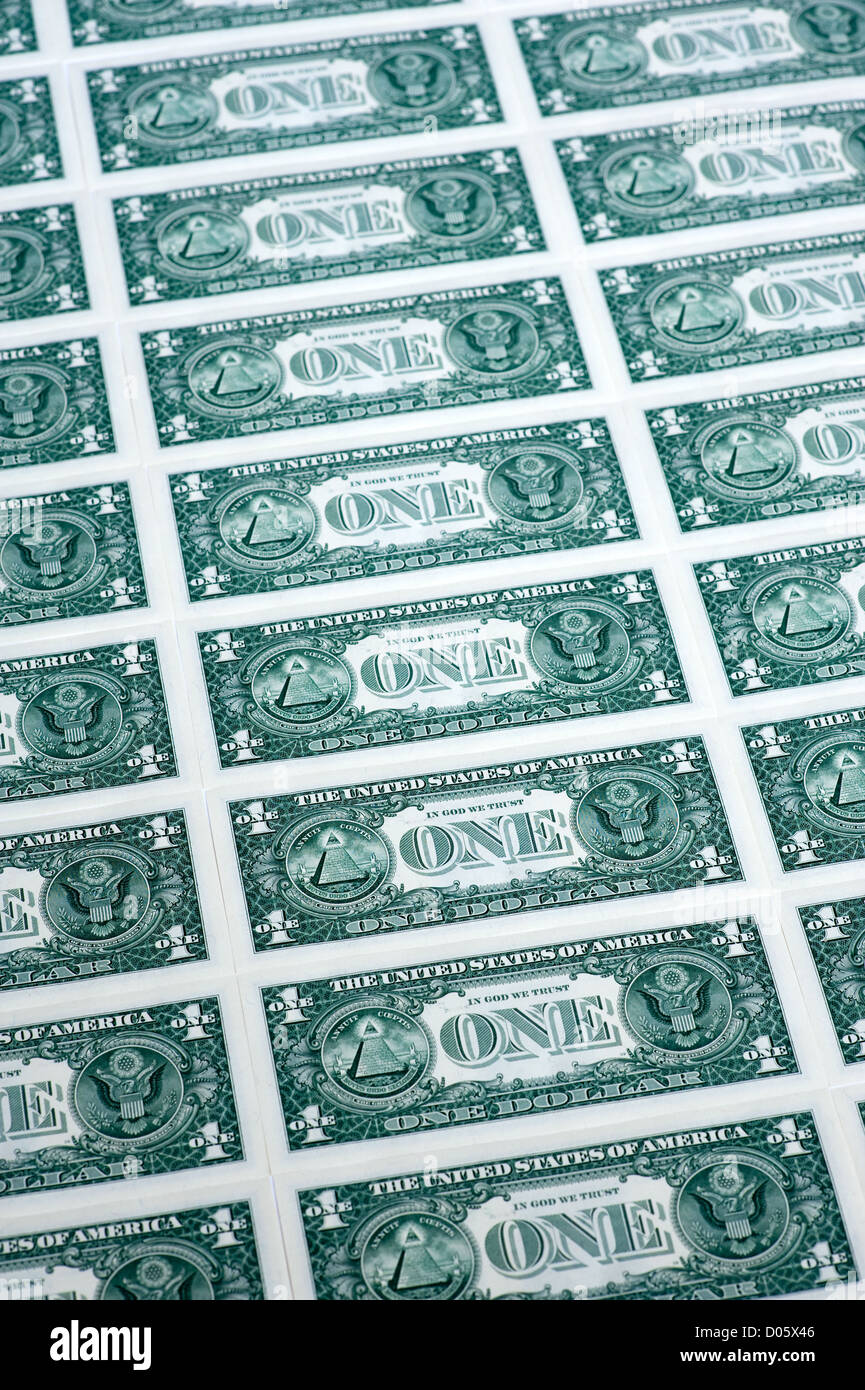 Printing money hi-res stock photography and images - Alamy