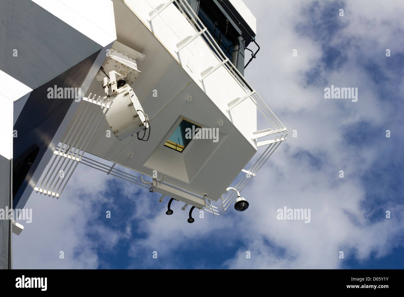 The port side bridge wing of the Cunard cruise liner Queen Mary 2 ...