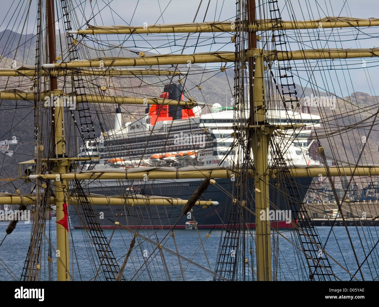 Queen mary ship cunard hi-res stock photography and images - Alamy