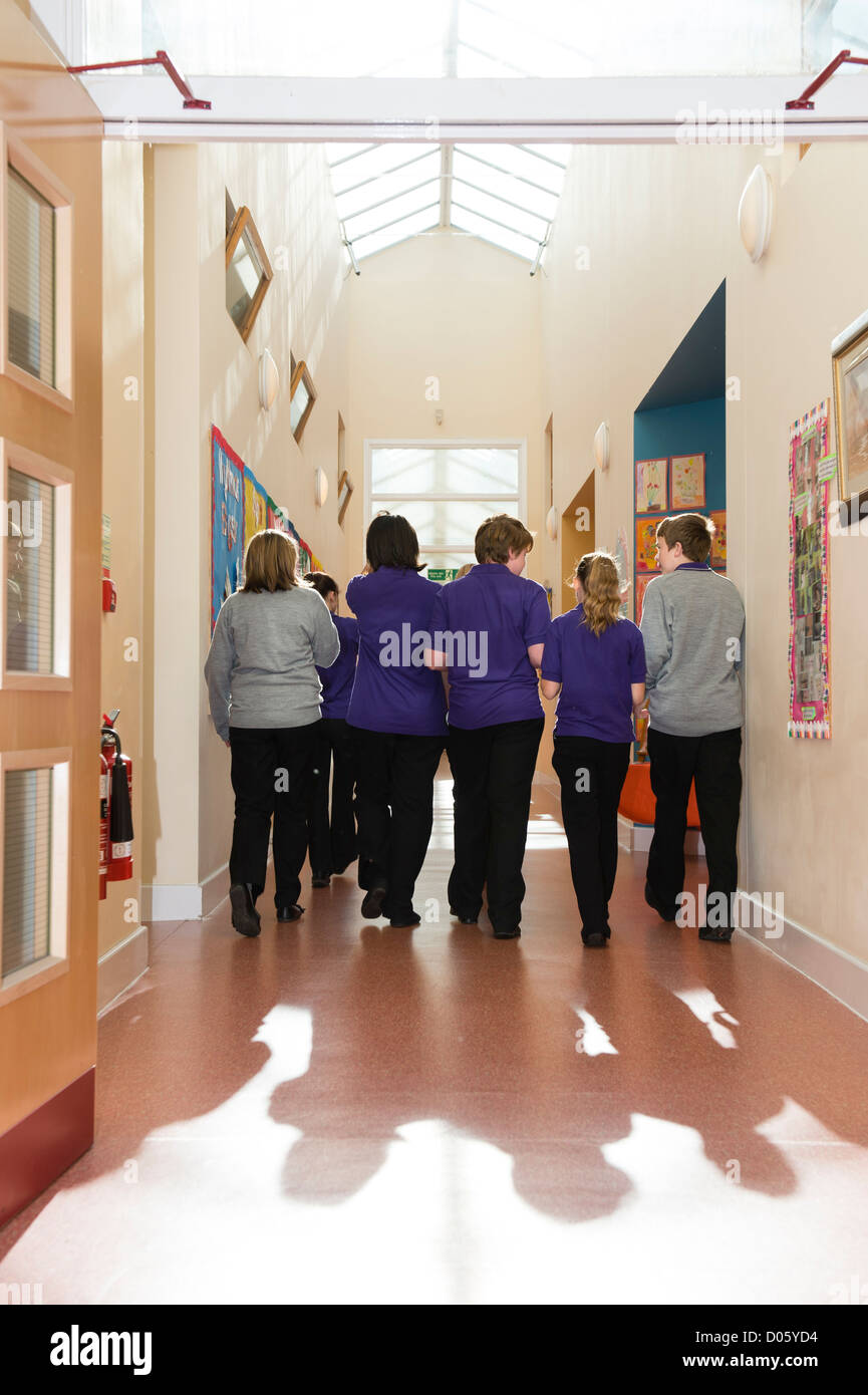 School uk walking corridor hi-res stock photography and images - Alamy