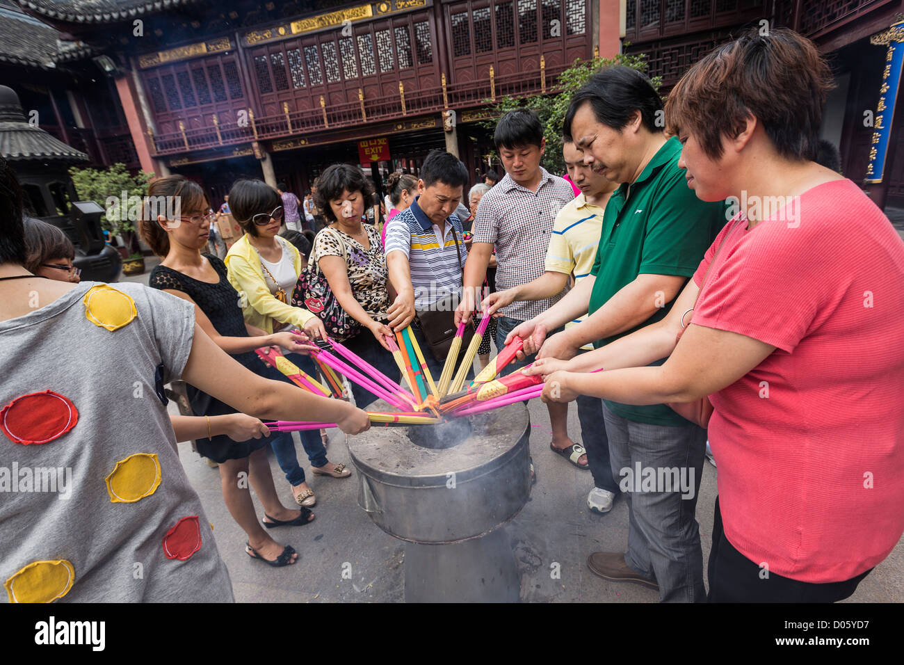 Chenghuang miao city god temple shanghai hi-res stock photography and ...