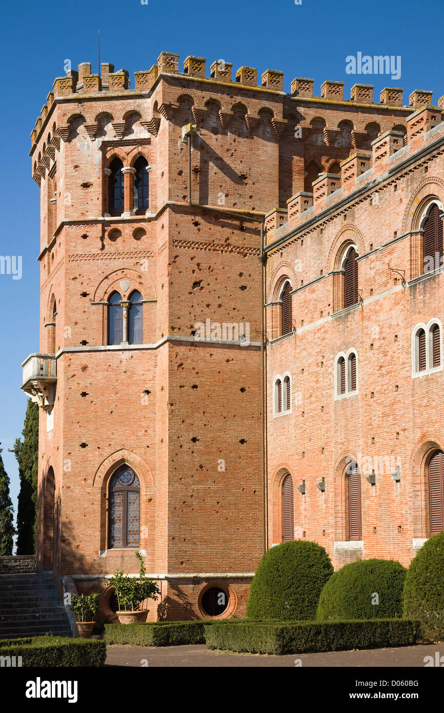 Brolio castle garden hi-res stock photography and images - Alamy