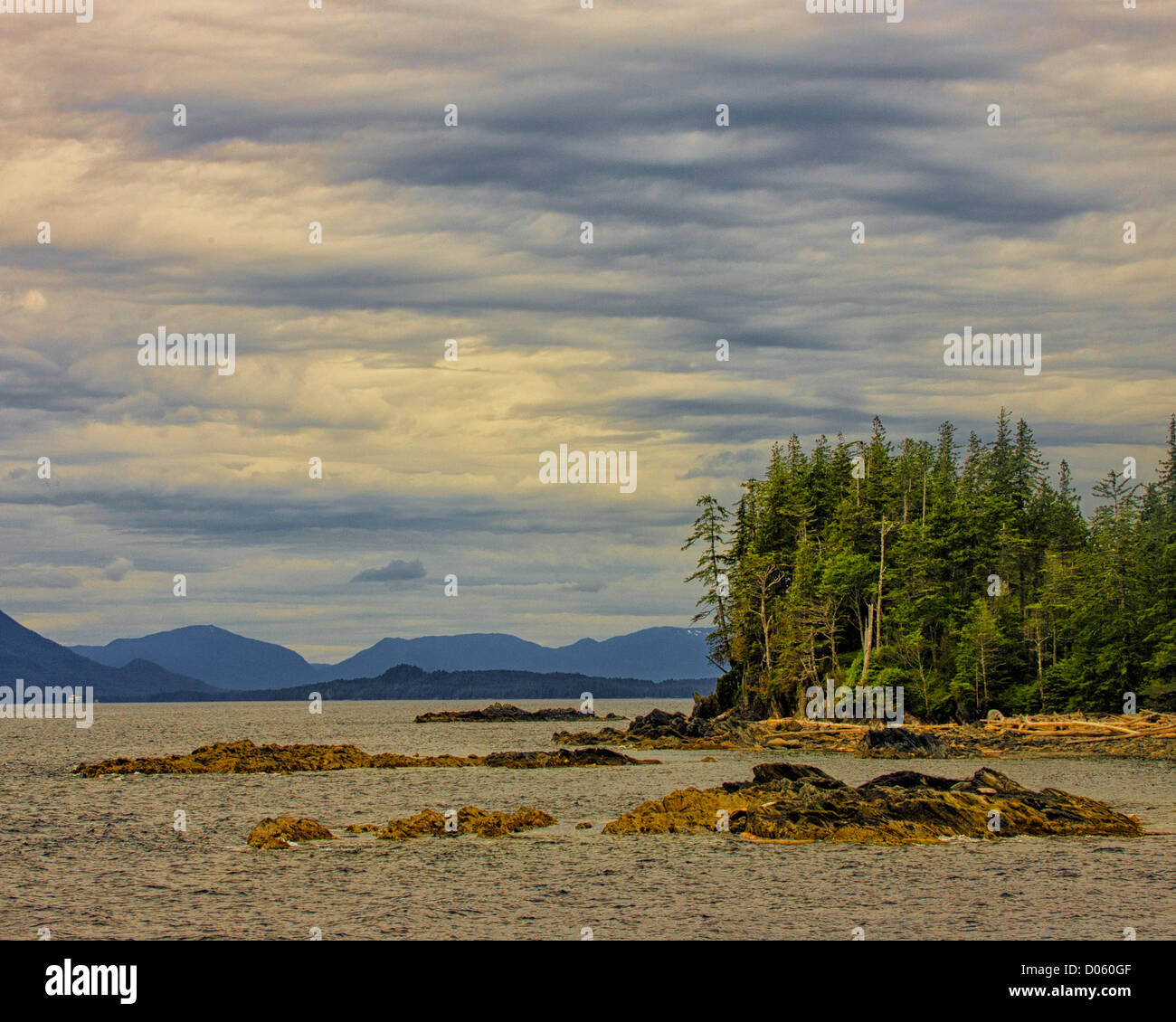 Misty outlines hi-res stock photography and images - Alamy