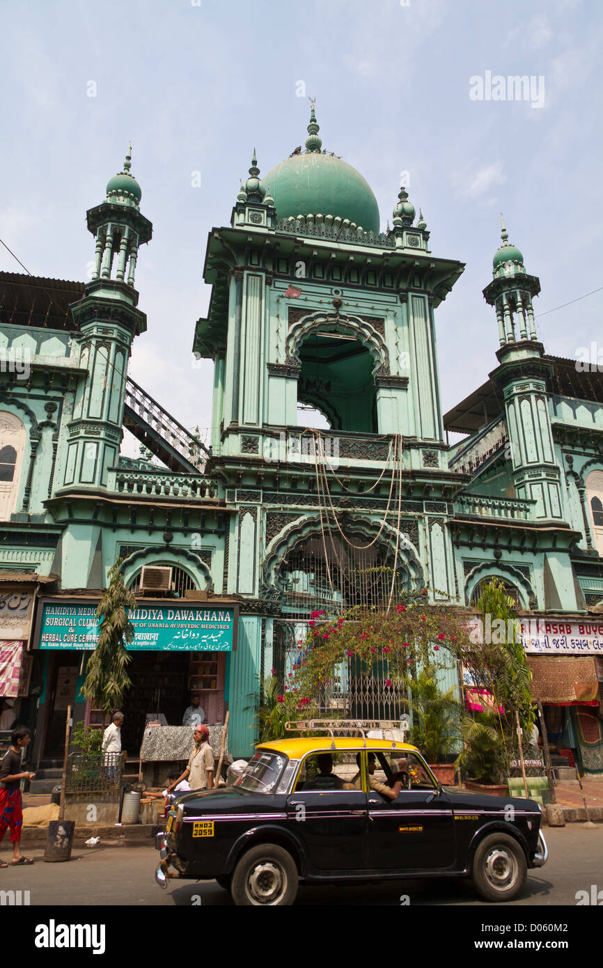 Muslim Mosque in Mumbai, India Stock Photo - Alamy