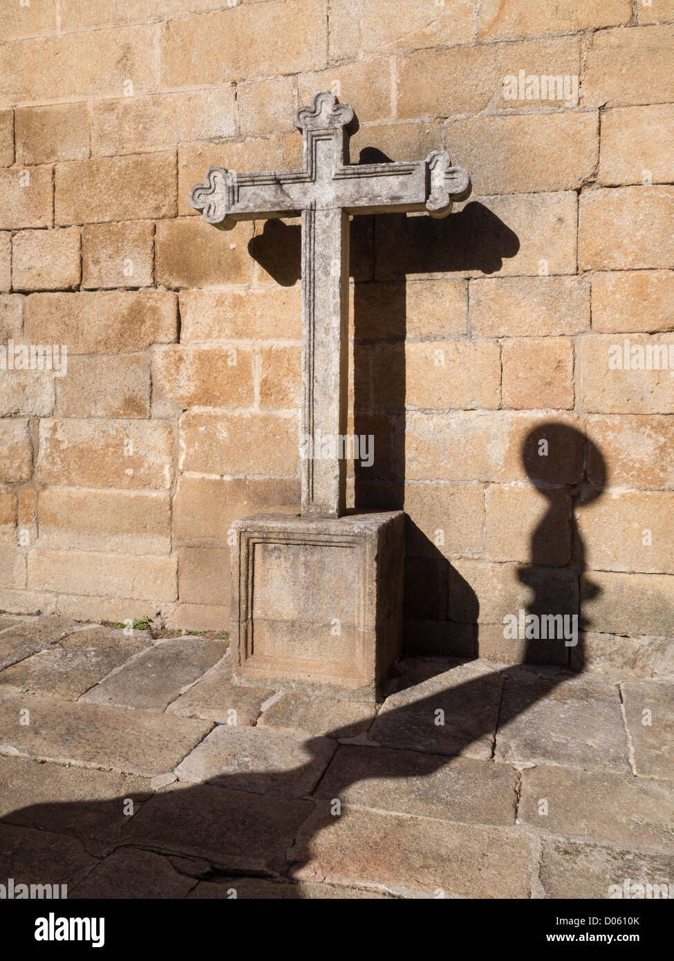 Crucifix against a wall hi-res stock photography and images - Alamy