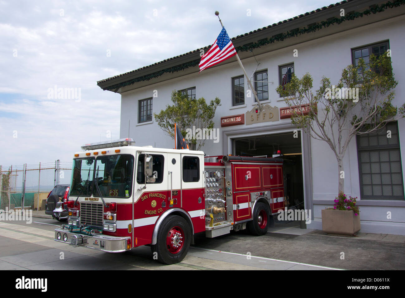 Engine Company 35 station and fire boat house. San Francisco ...
