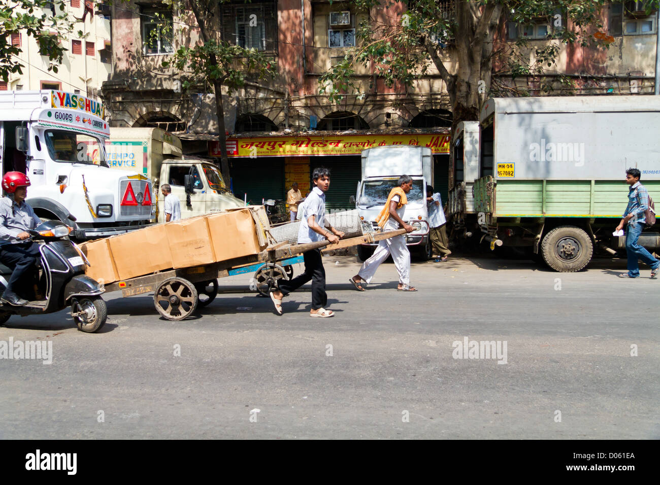 Typical Everyday Life in Mumbai, India Stock Photo - Alamy
