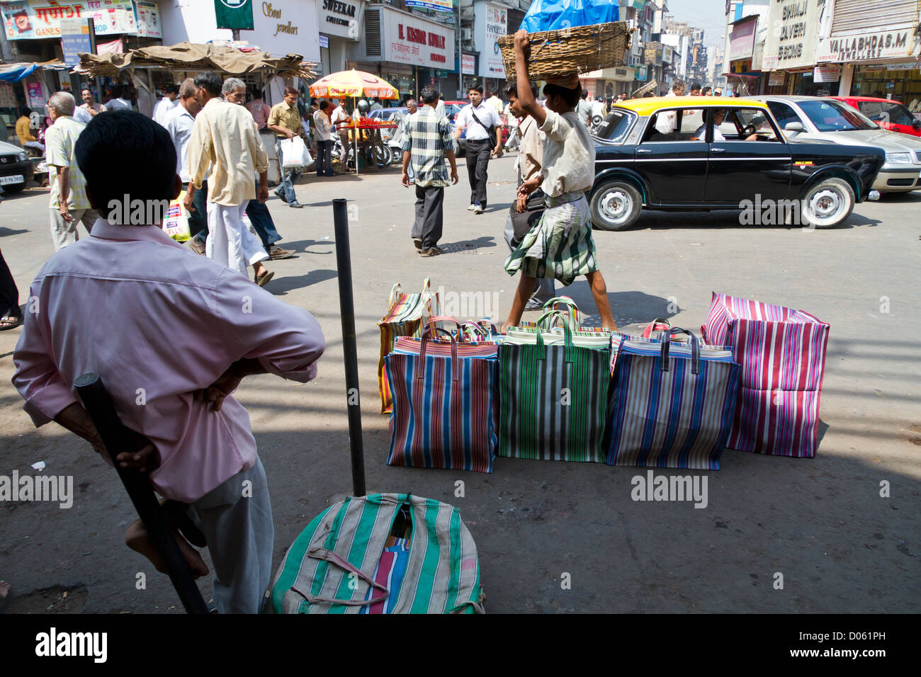 Typical Everyday Life in Mumbai, India Stock Photo - Alamy