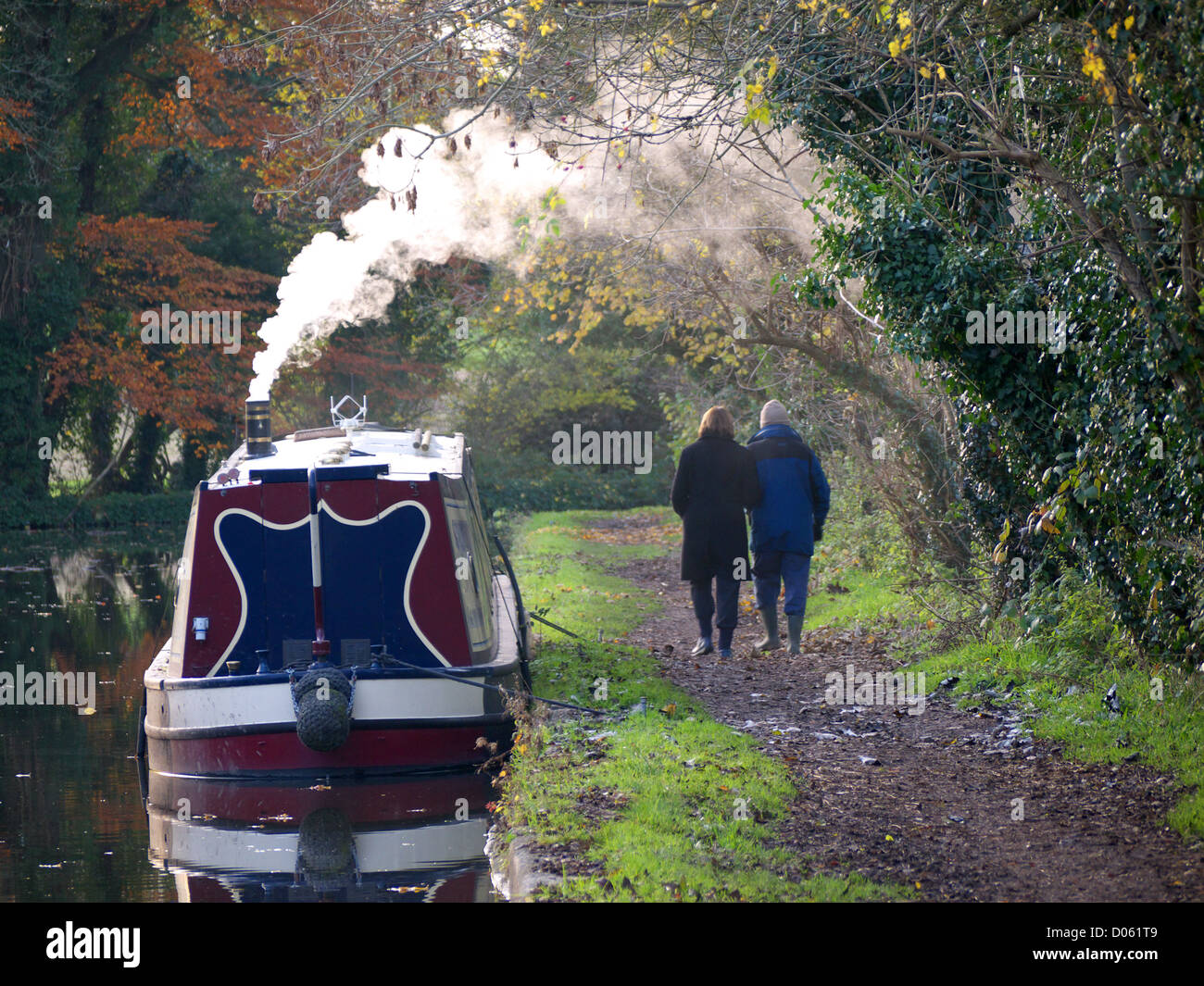Walking canal towpath hi-res stock photography and images - Alamy