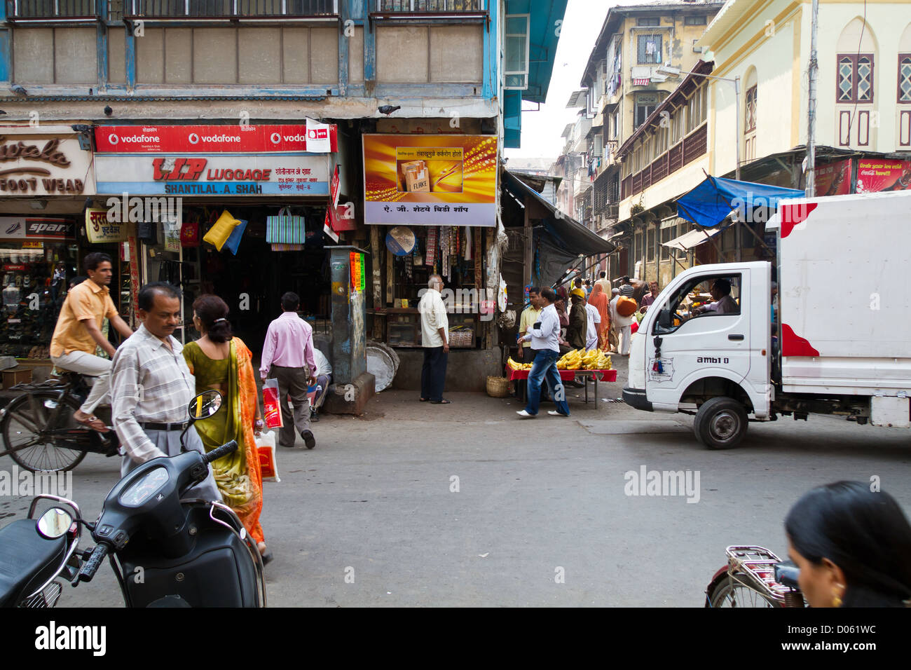 Typical Everyday Life in Mumbai, India Stock Photo - Alamy