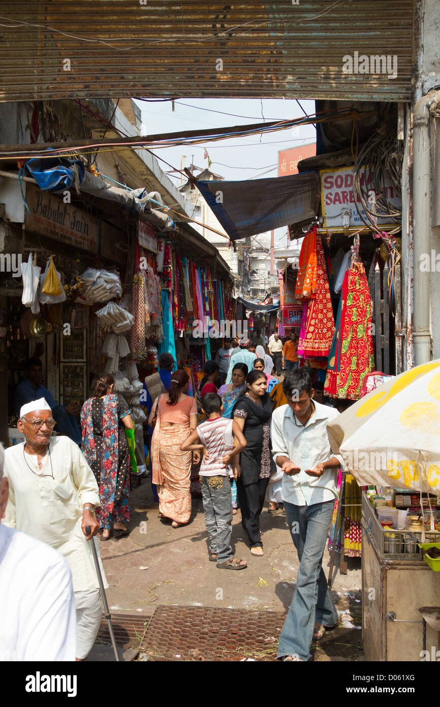 Typical Everyday Life in Mumbai, India Stock Photo - Alamy
