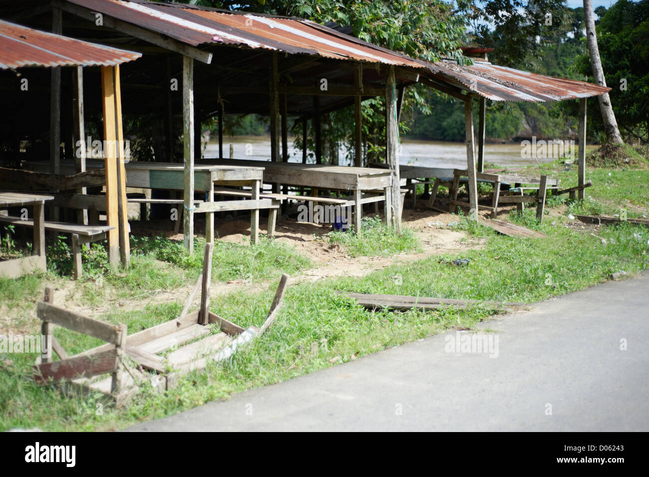 Shack corrugated tin roof hi-res stock photography and images - Alamy