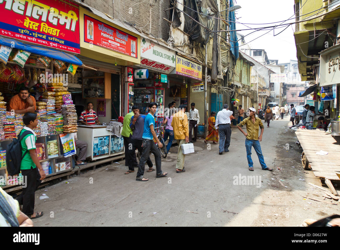 Typical Everyday Life in the Streets of Mumbai, India Stock Photo - Alamy