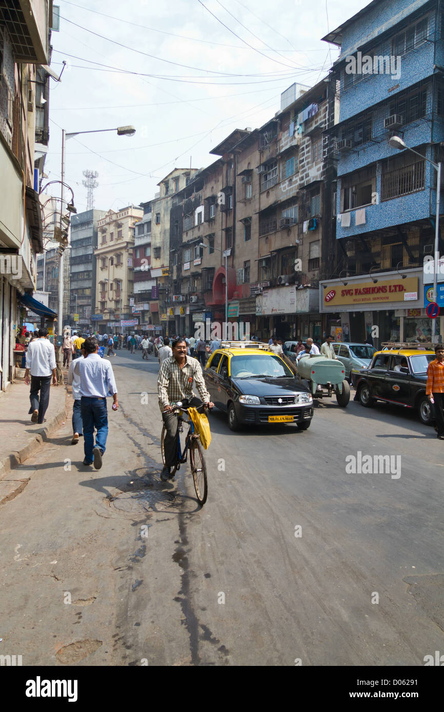 Typical Everyday Life in the Streets of Mumbai, India Stock Photo - Alamy