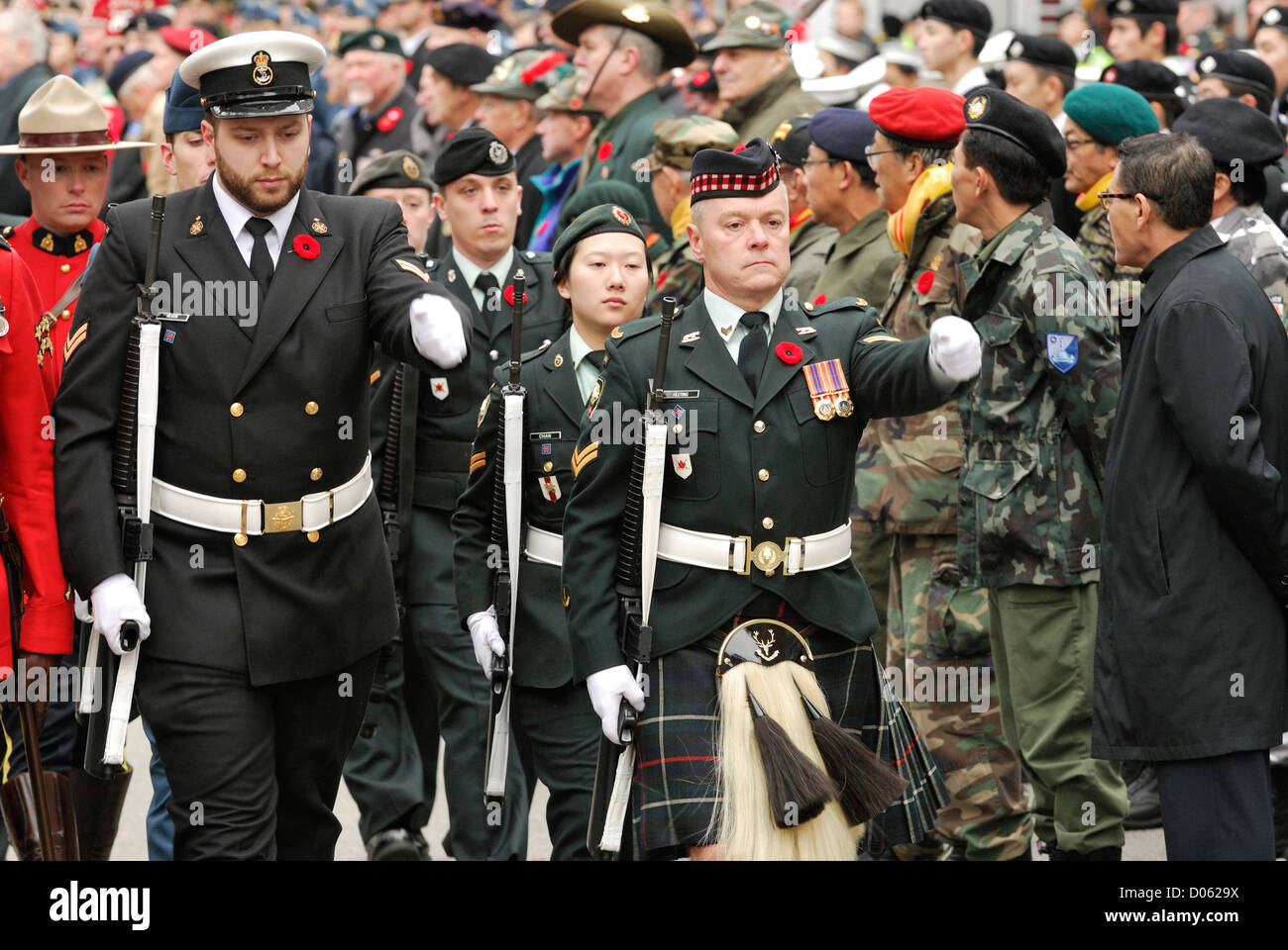 Canadian military marching hi-res stock photography and images - Alamy