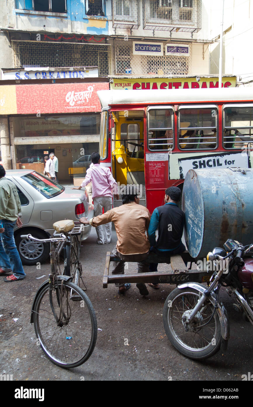 Typical Everyday Life in the Streets of Mumbai, India Stock Photo - Alamy