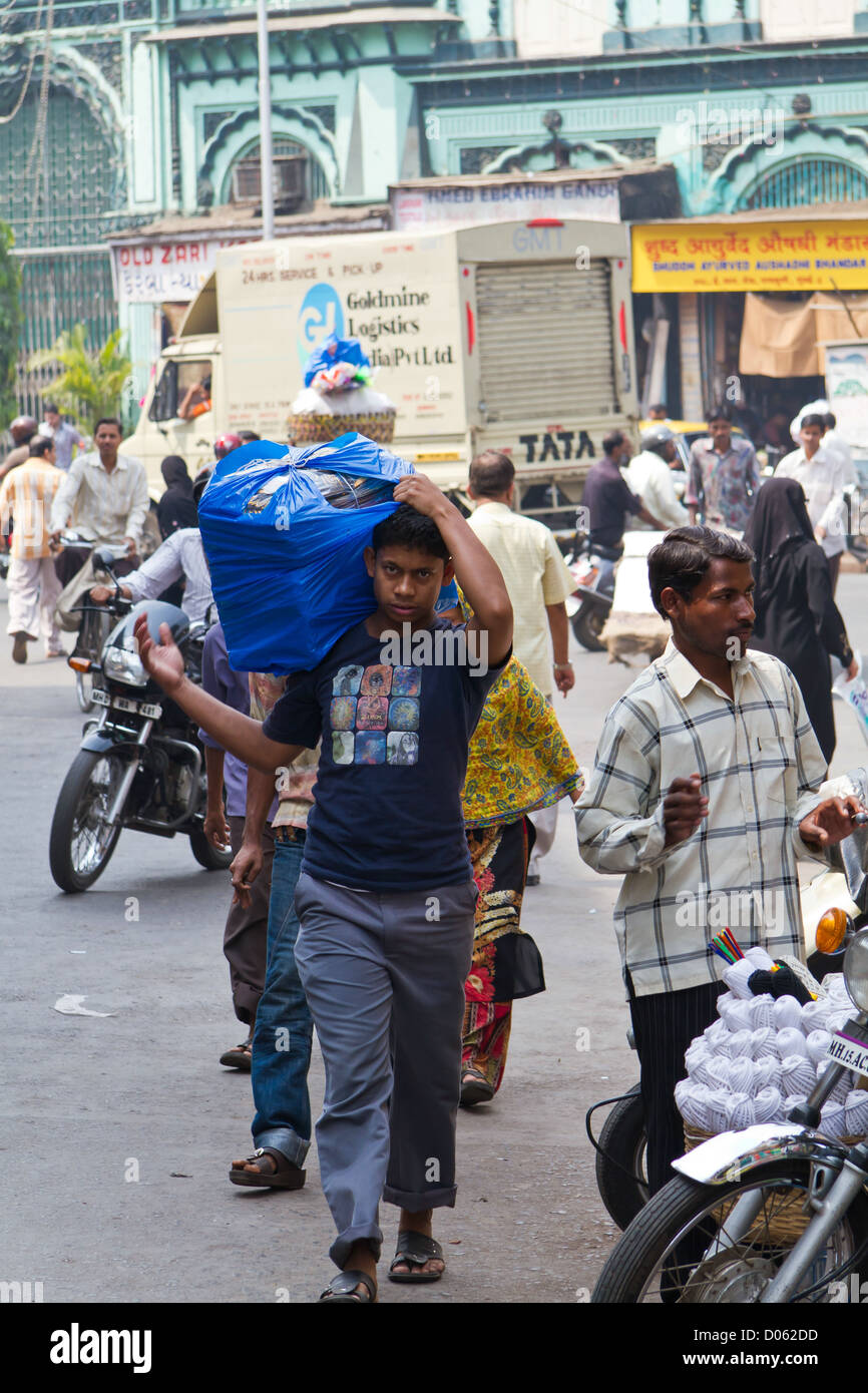 Typical Everyday Life in the Streets of Mumbai, India Stock Photo - Alamy