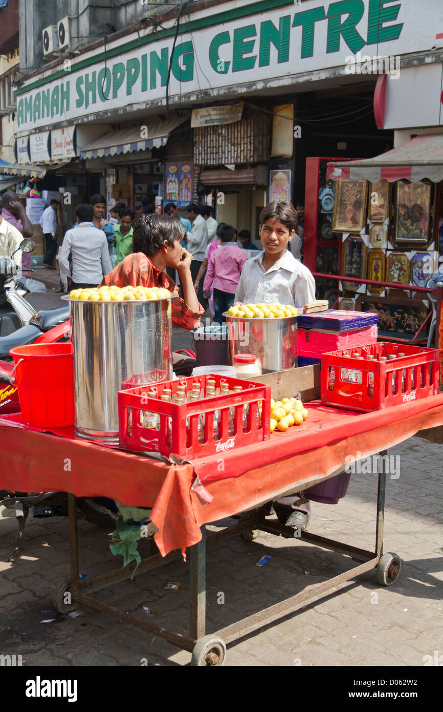 Typical Everyday Life in Mumbai, India Stock Photo - Alamy