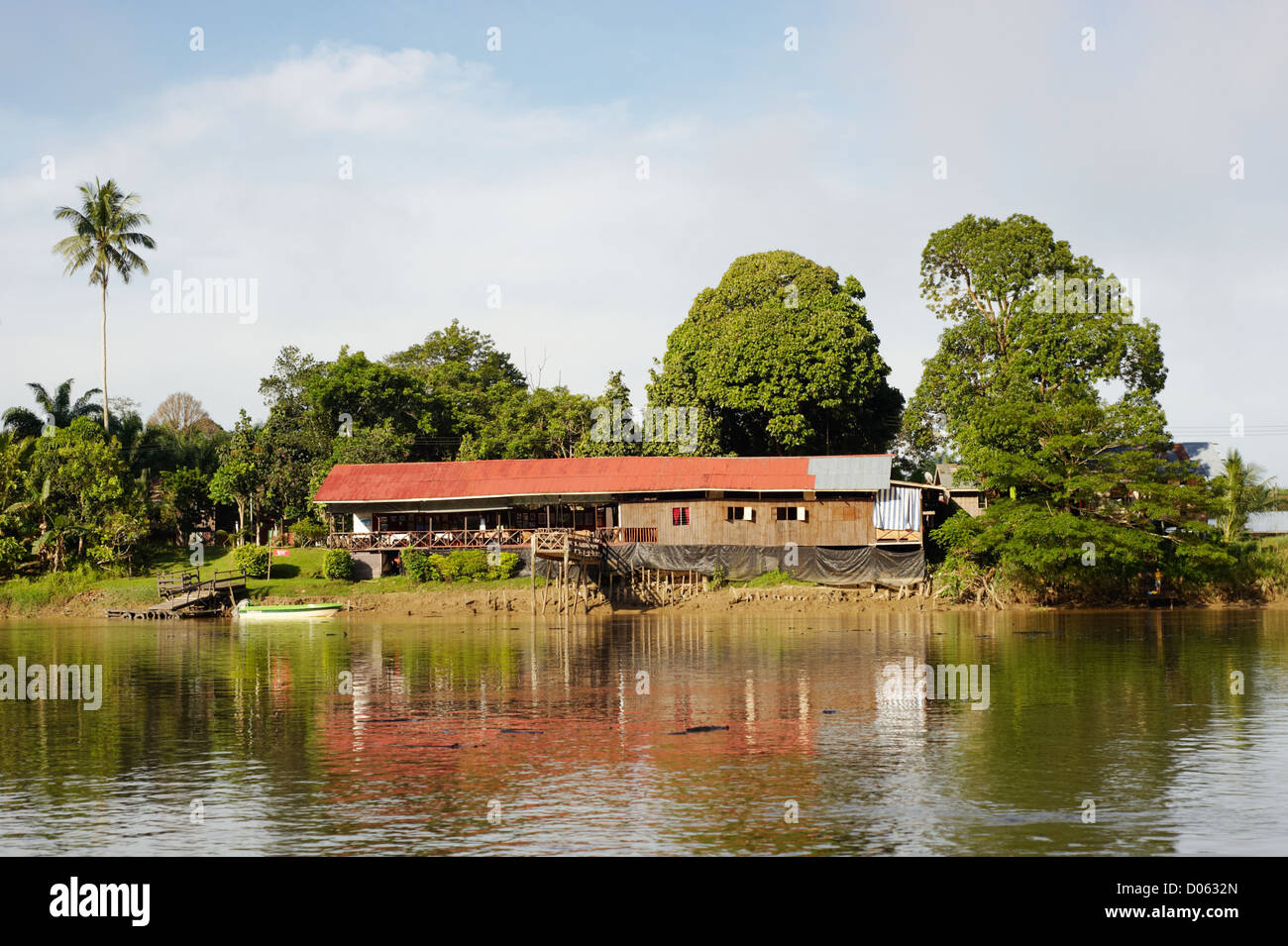 Building riverbank hi-res stock photography and images - Alamy