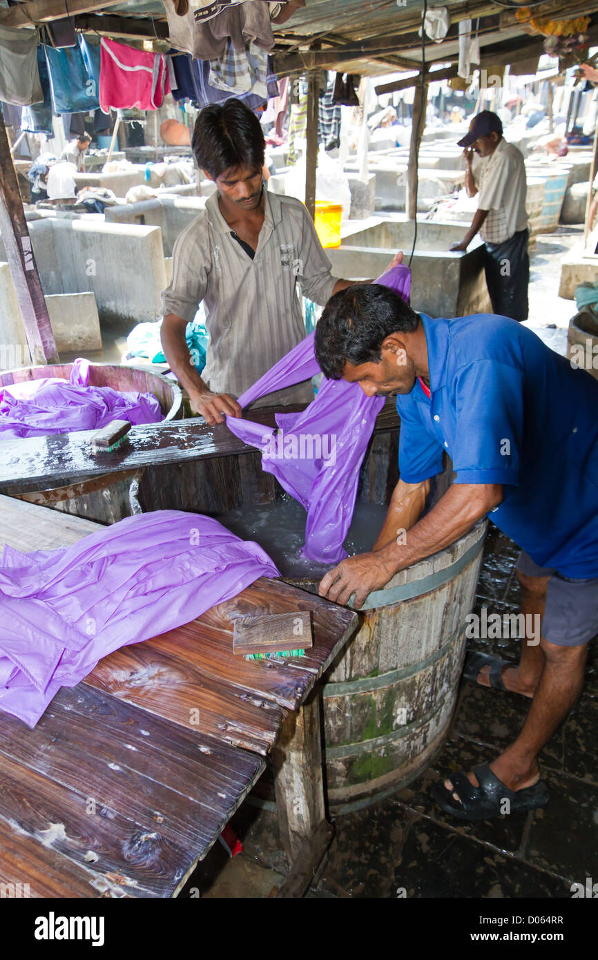 Launderers at Work in the open Air Laundry of Dhobi Ghat in Mumbai ...