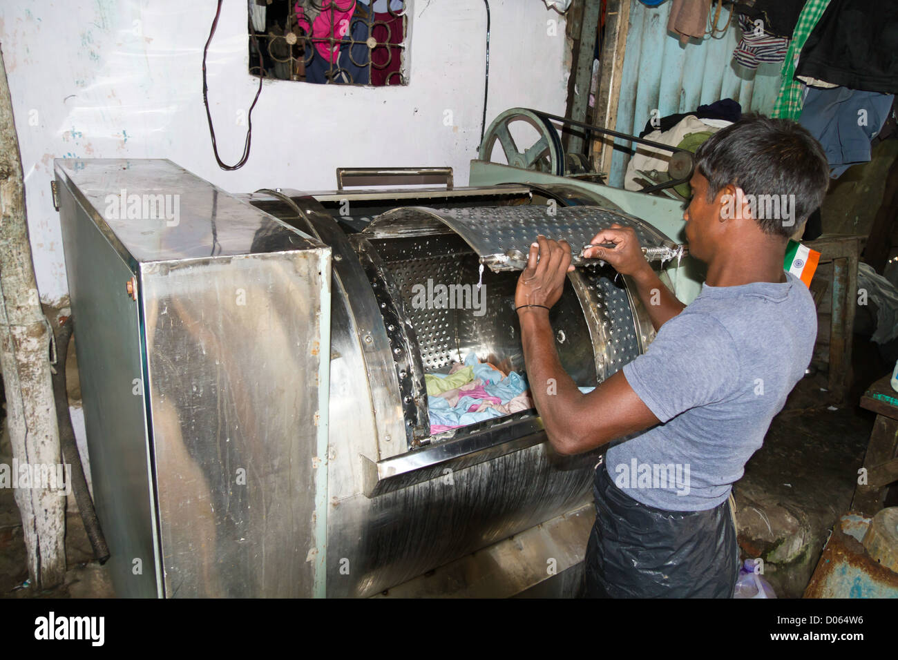 Launderer at Work in the open Air Laundry of Dhobi Ghat in Mumbai ...