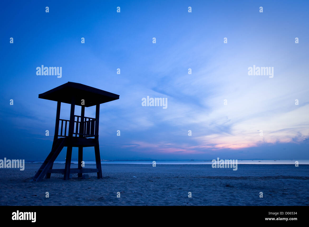 Tower by the beach hi-res stock photography and images - Alamy