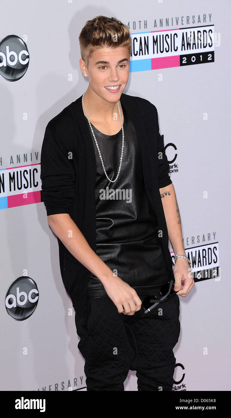 Nov. 18, 2012 - Los Angeles, California, U.S. - JUSTIN BEIBER arrives ...