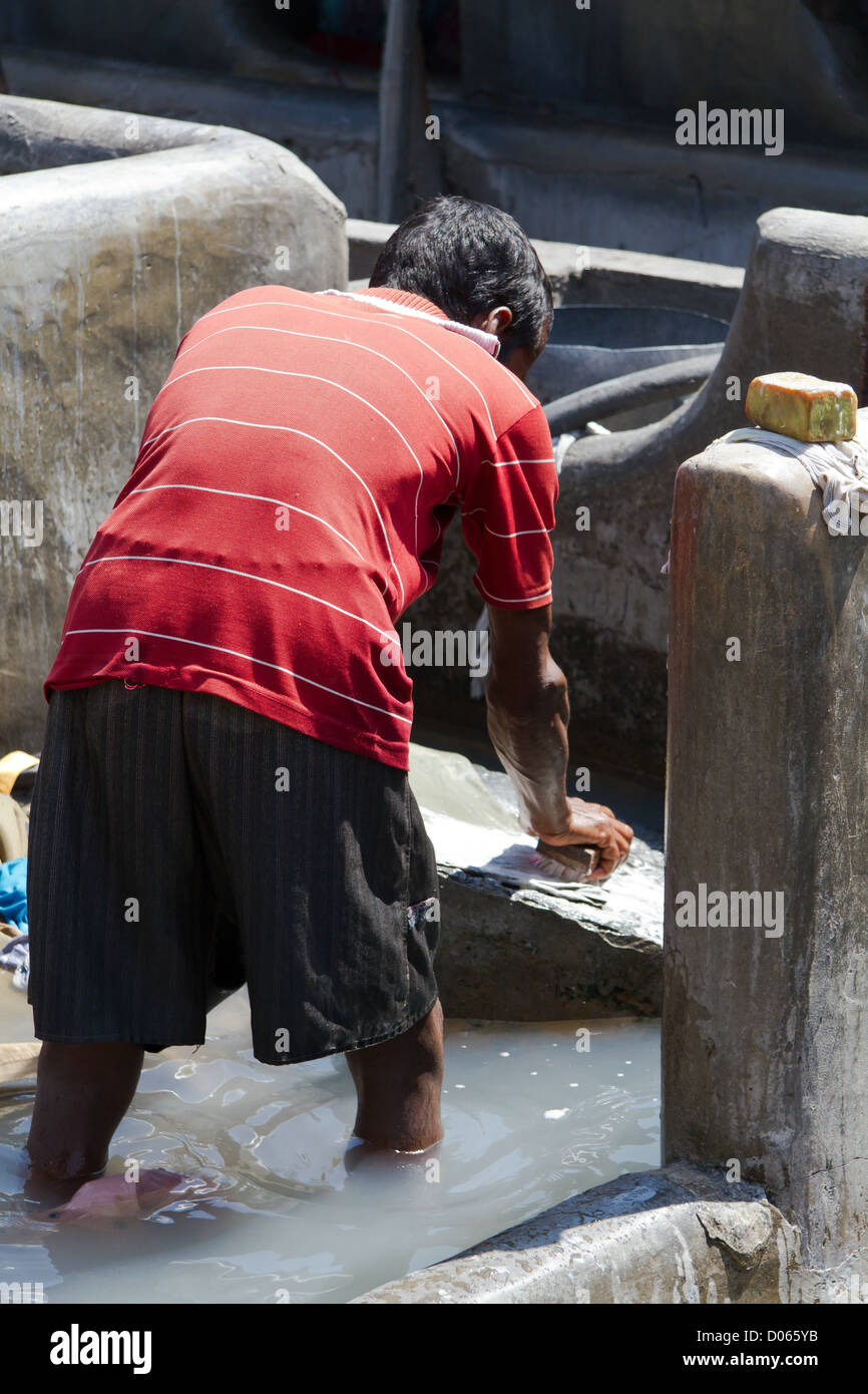 Launderer at Work in the open air Laundry of Dhobi Ghat in Mumbai ...