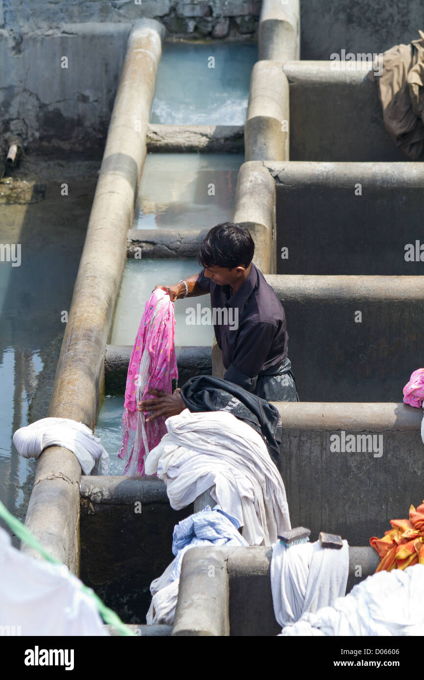 Launderer at Work in the open air Laundry of Dhobi Ghat in Mumbai ...