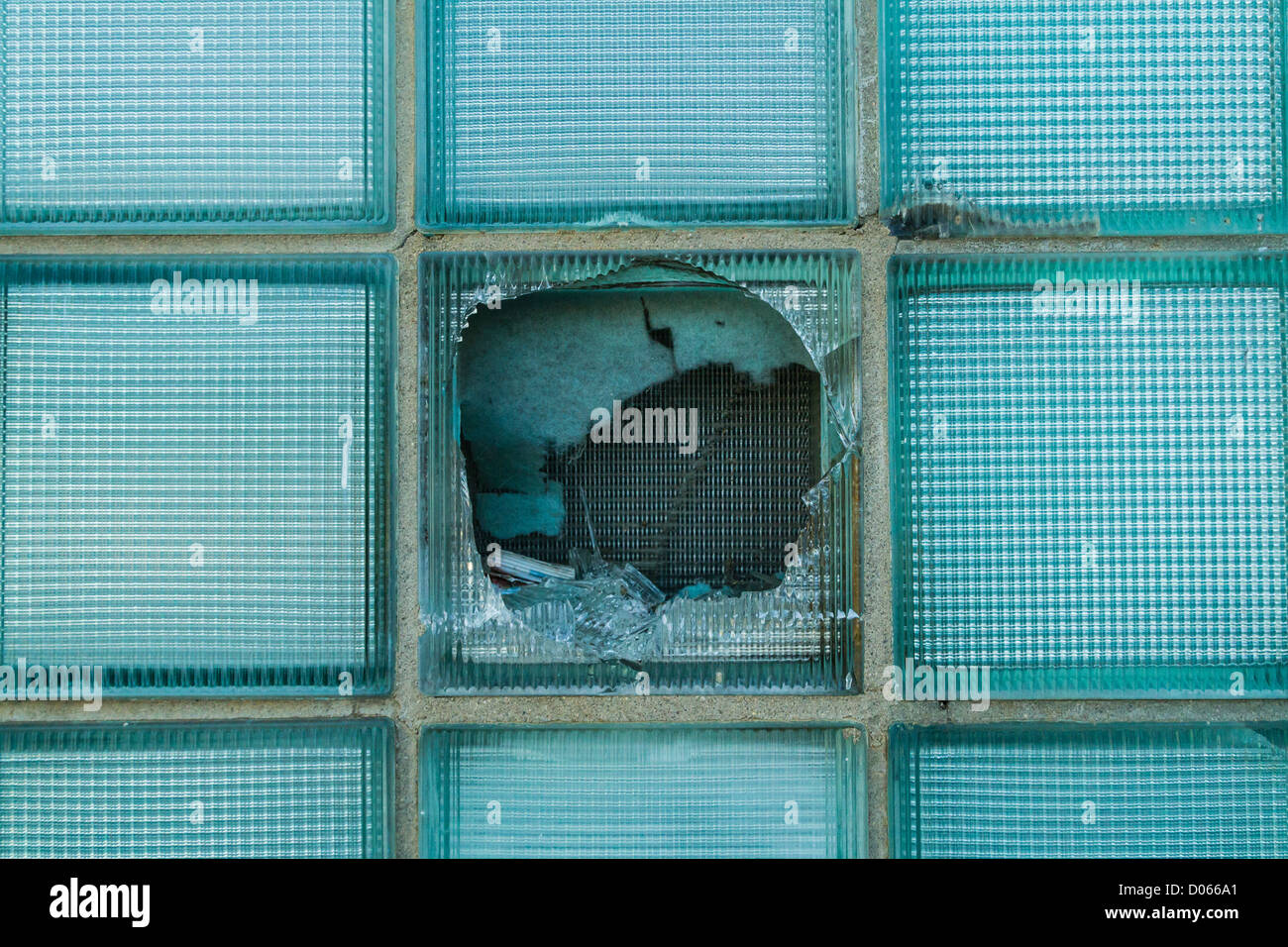 Busted hi-res stock photography and images - Alamy