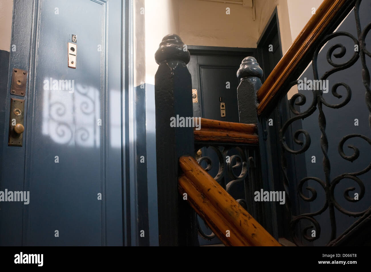 Old stairwell apartment building hi-res stock photography and images ...