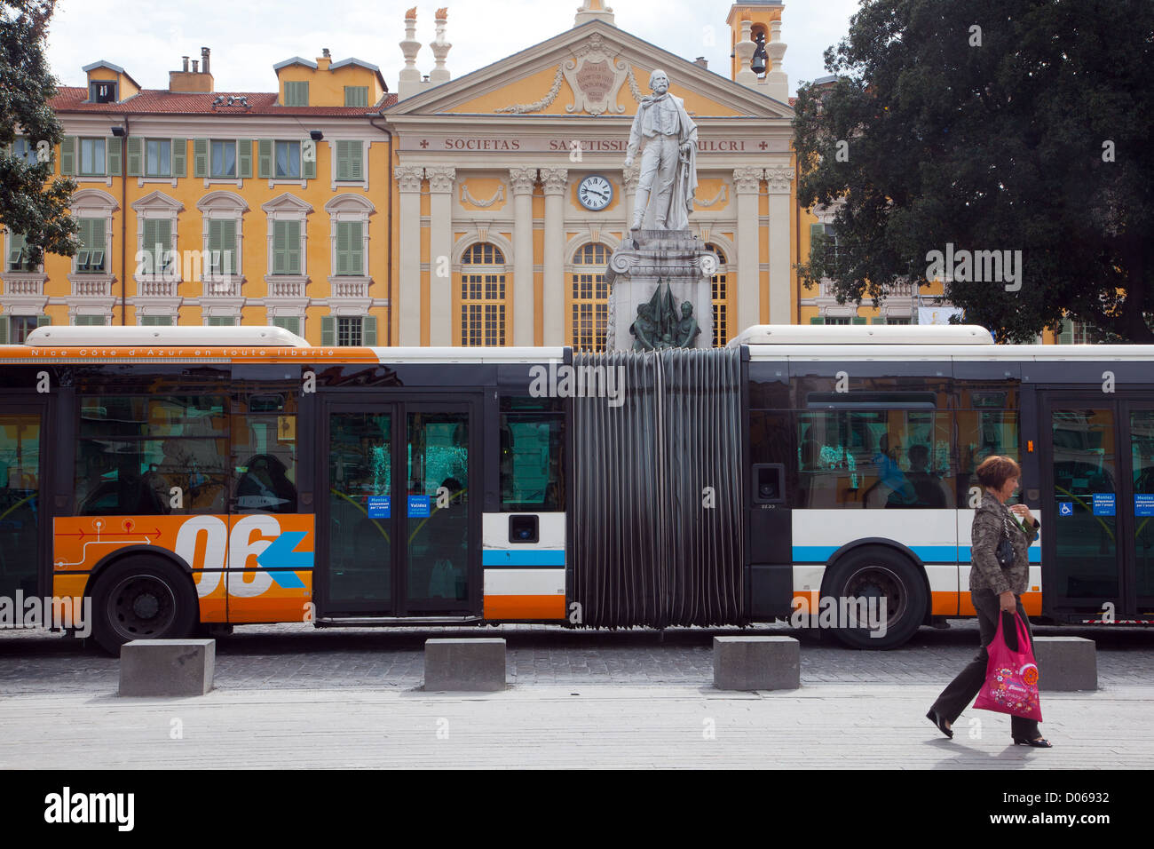BUS ON THE PLACE GARIBALDI IN FRONT OF THE STATUE OF GIUSEPPE GARIBALDI ...