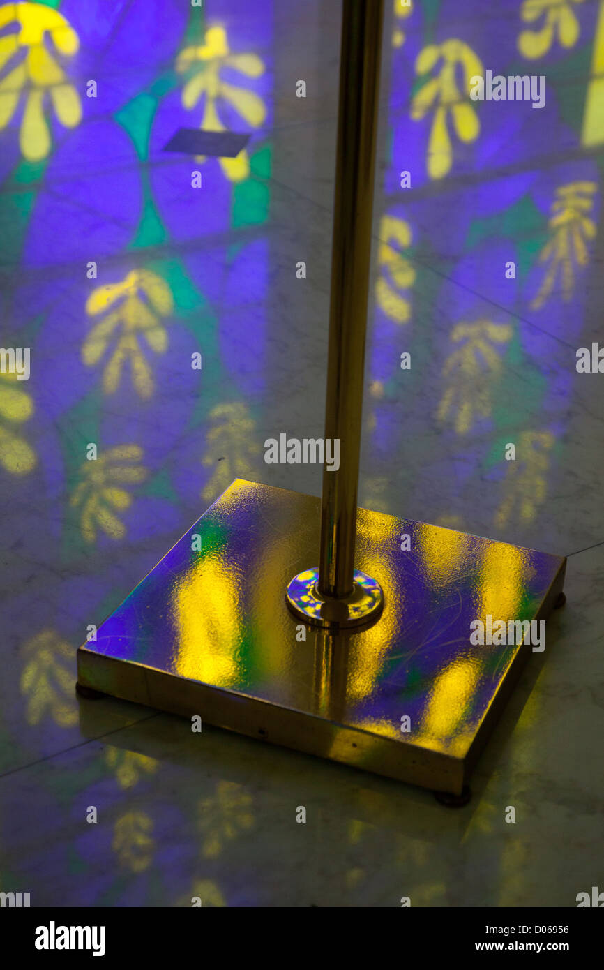 STAINED-GLASS WINDOWS IN ROSAIRE CHAPEL ENTIRELY DECORATED HENRI ...