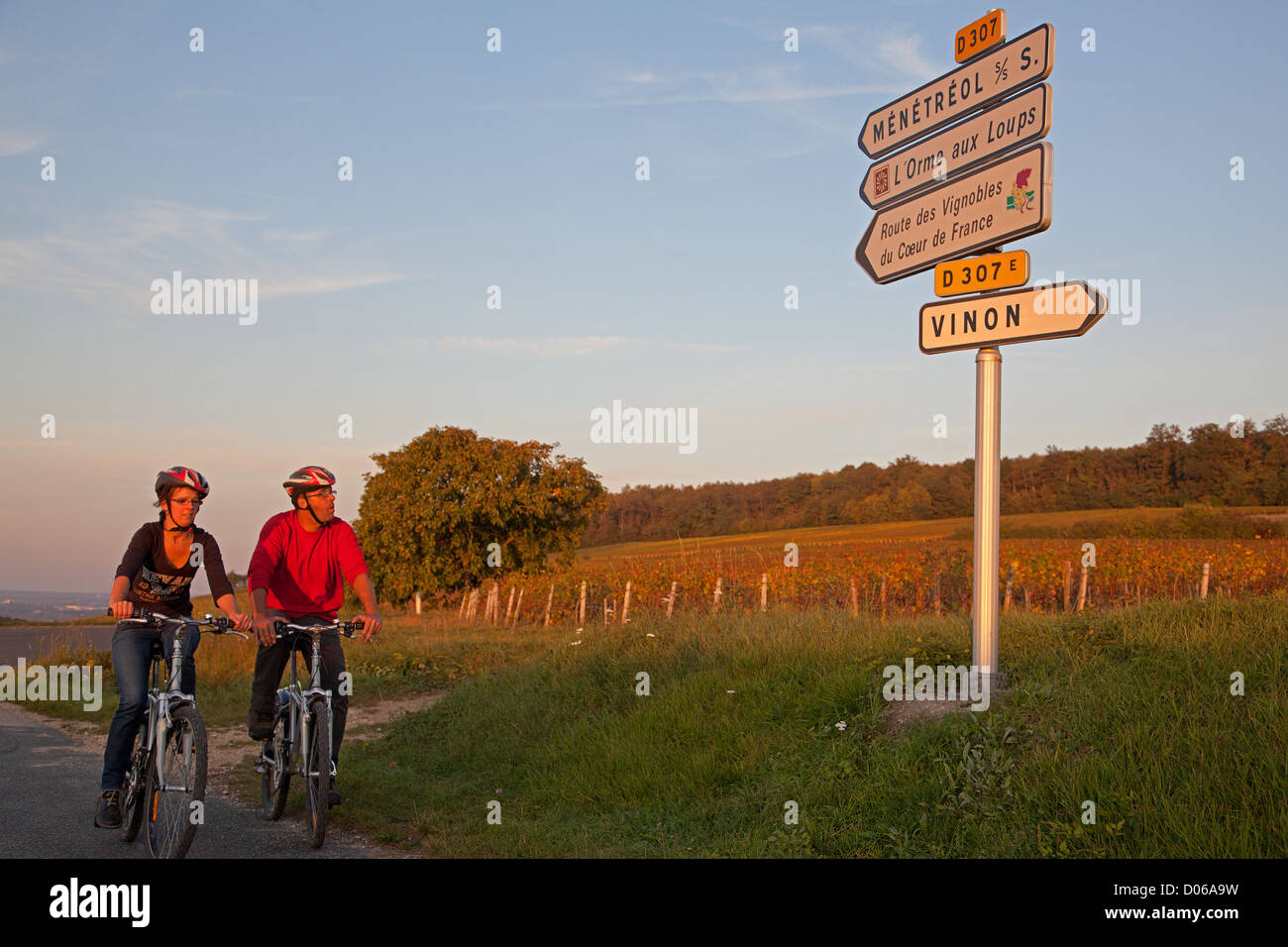 Cycling vineyards in france hi-res stock photography and images - Alamy