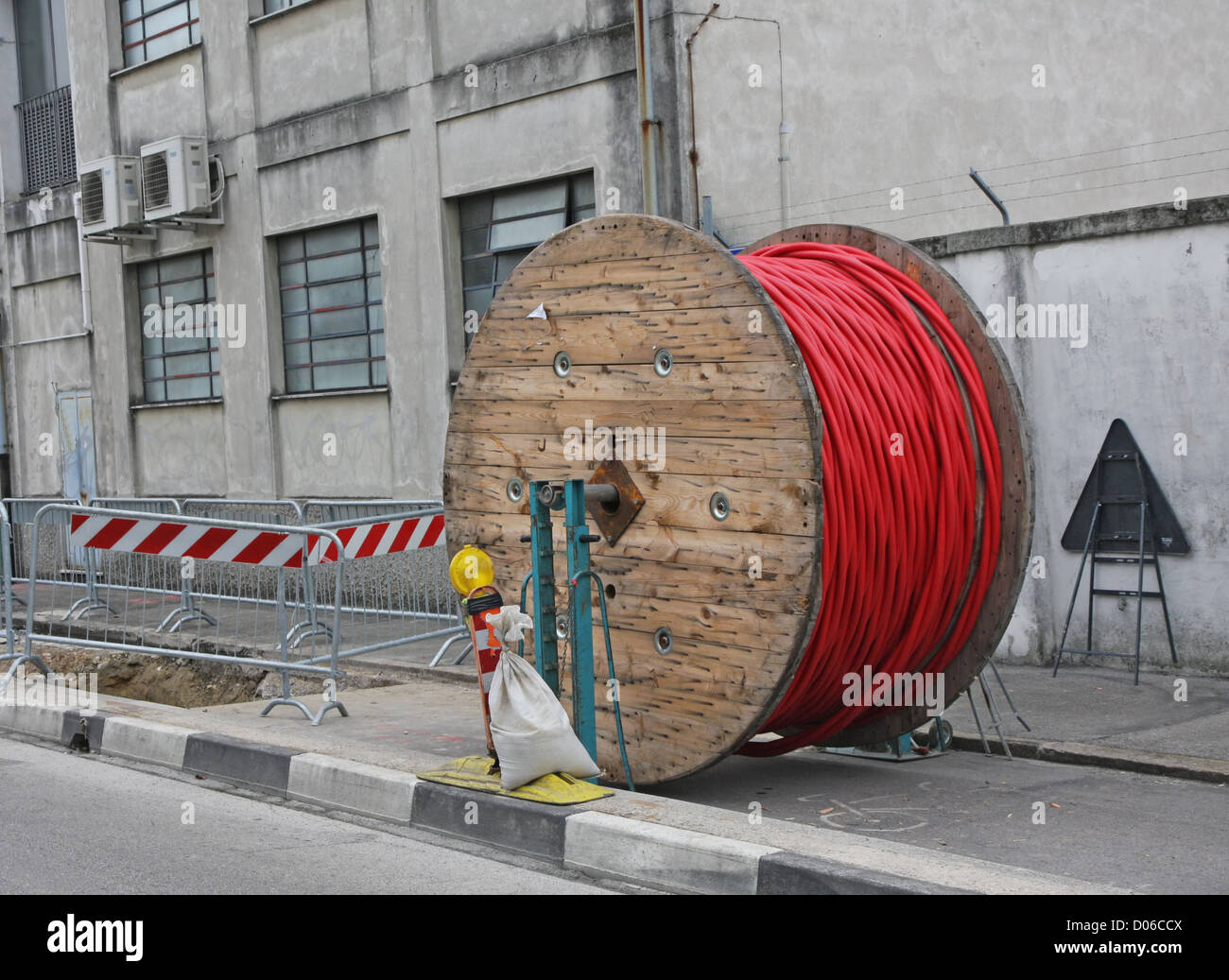 High voltage underground power cable hi-res stock photography and ...