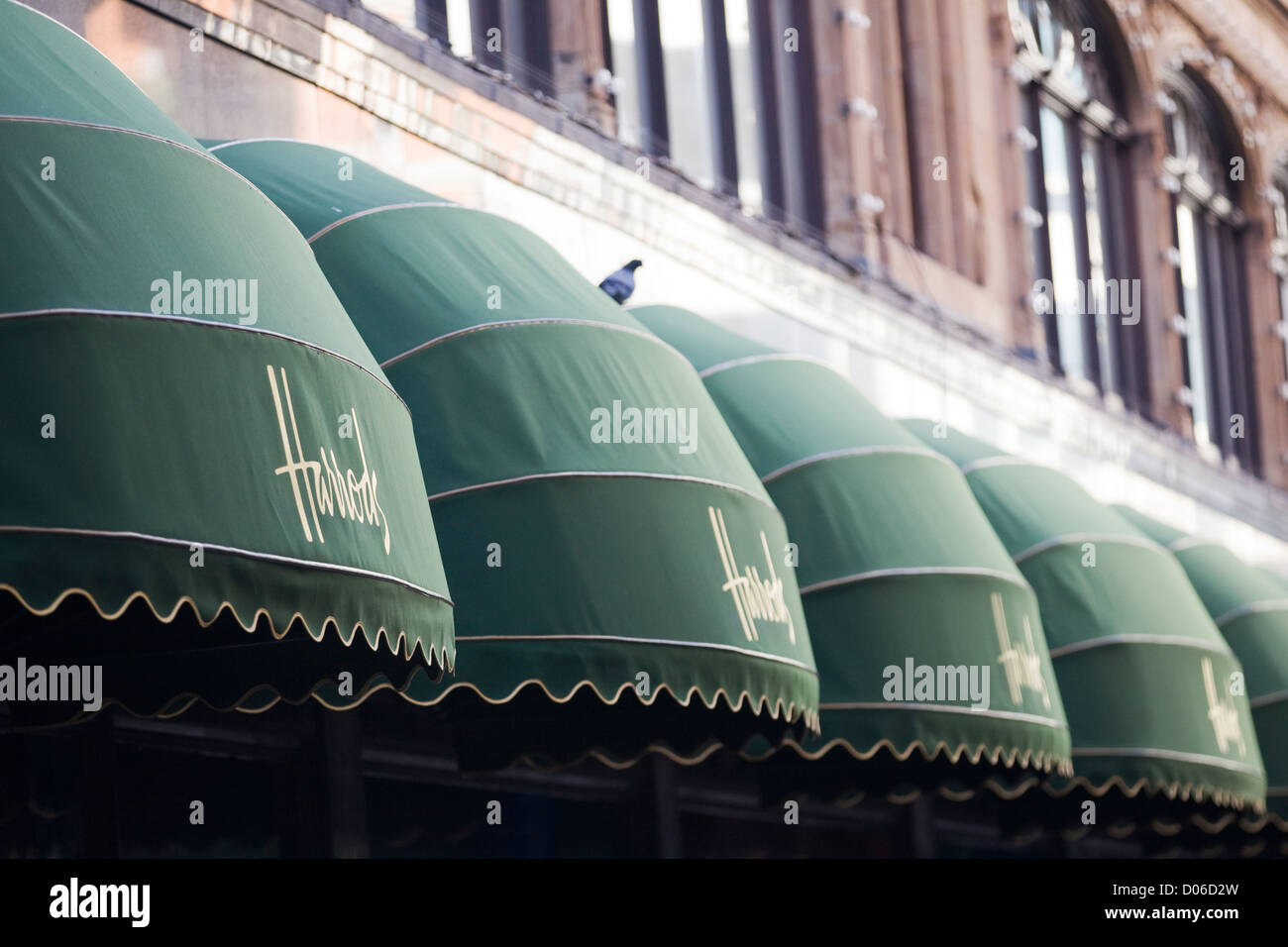 The Harrods building frontage Stock Photo - Alamy