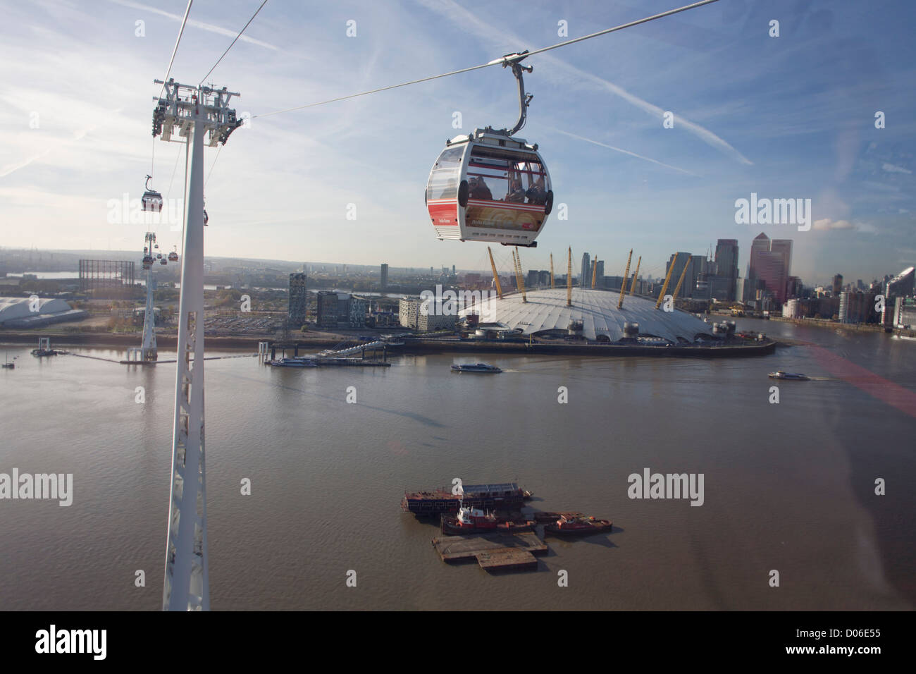 Aerial view o2 arena the royal docks hi-res stock photography and ...