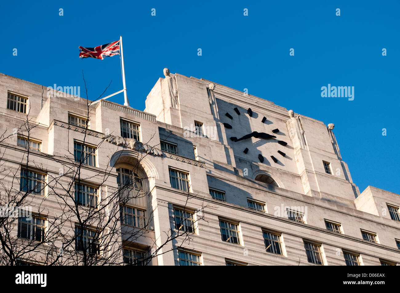 Shell mex house hi-res stock photography and images - Alamy