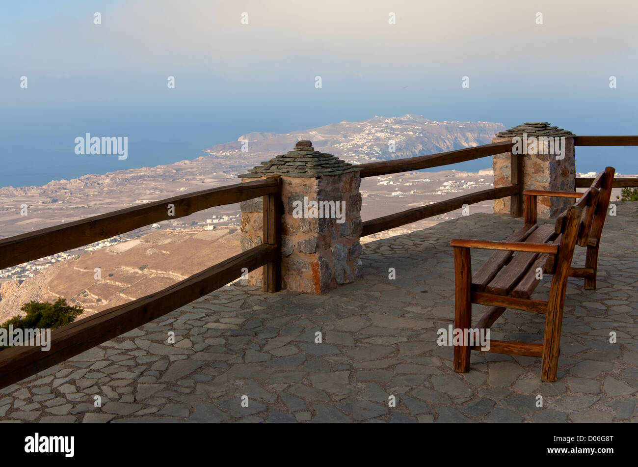 Bench cliff sea hi-res stock photography and images - Alamy