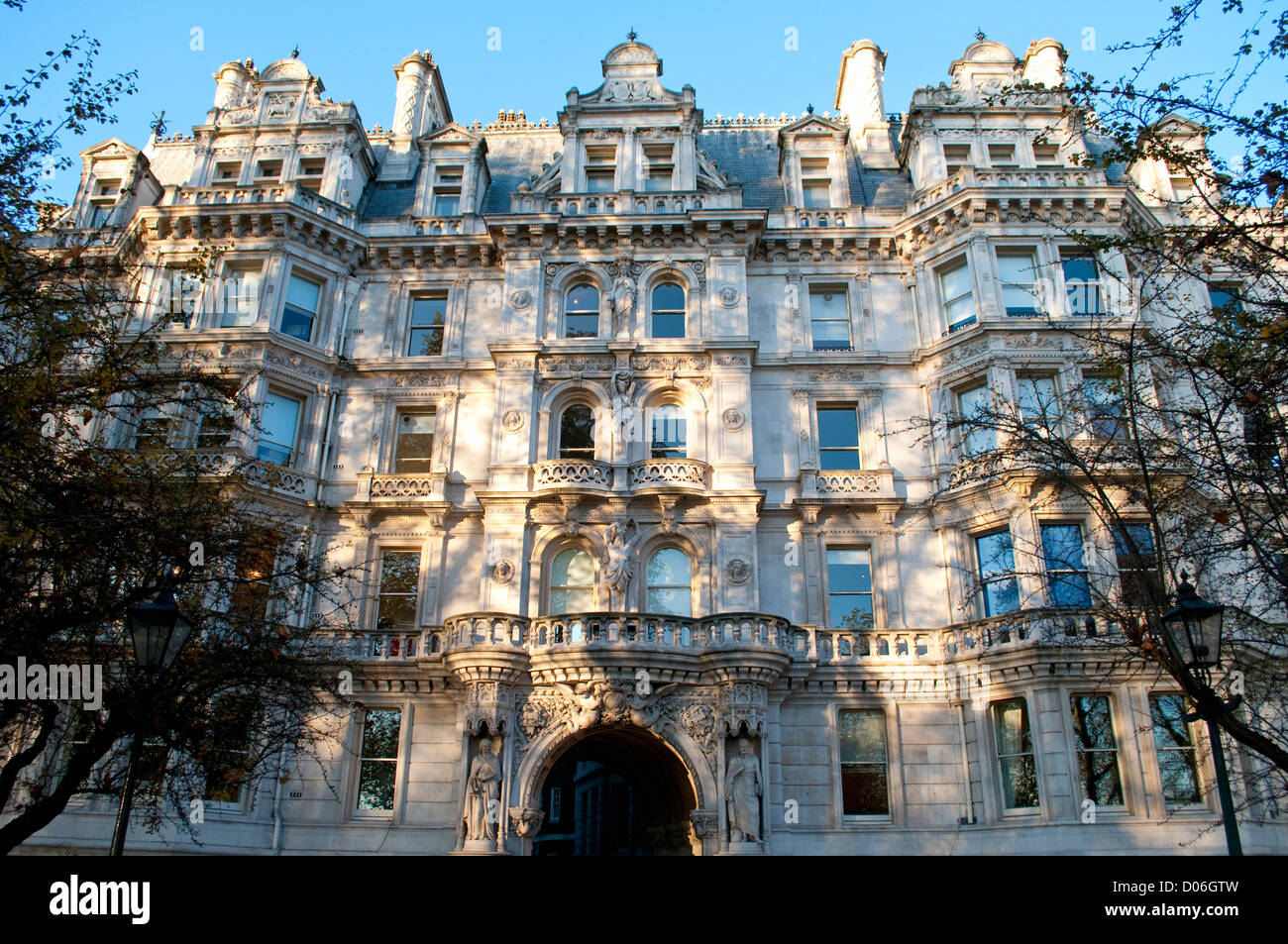 Building temple victoria embankment london hi-res stock photography and ...