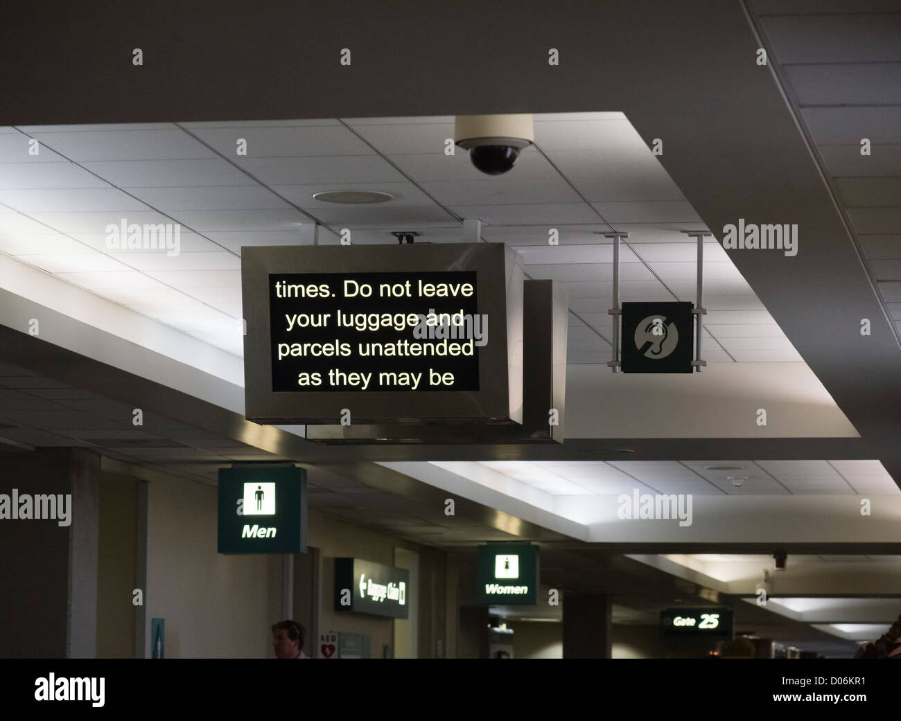 Baggage sign hi-res stock photography and images - Alamy